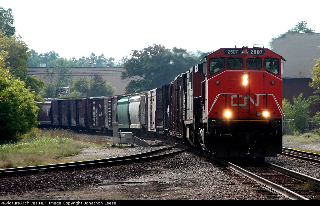 CN 2507 heads east